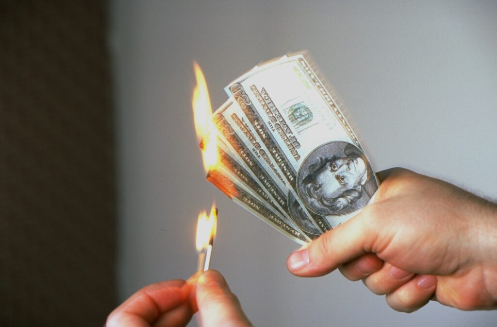 The 10 Worst Ways People Waste Money - WNOR FM99