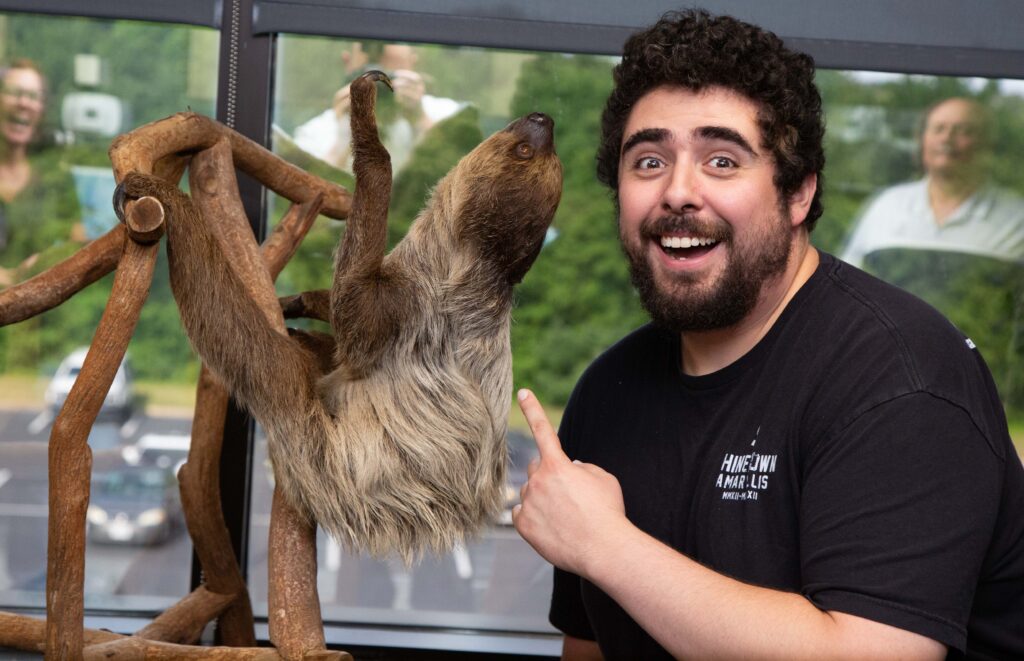 The Cool Zoo brought a Monkey, Snake and A Sloth - WNOR FM99
